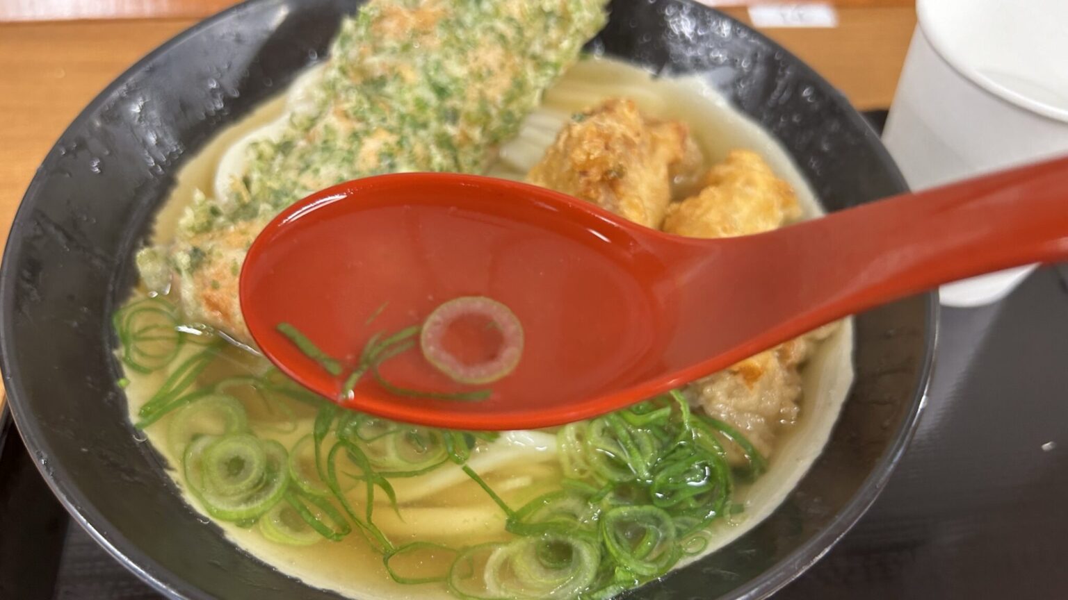 いぶきうどん・エキア北千住実食レビュー：気になる「あのうどん屋」に入ってみた | カニカカ日誌
