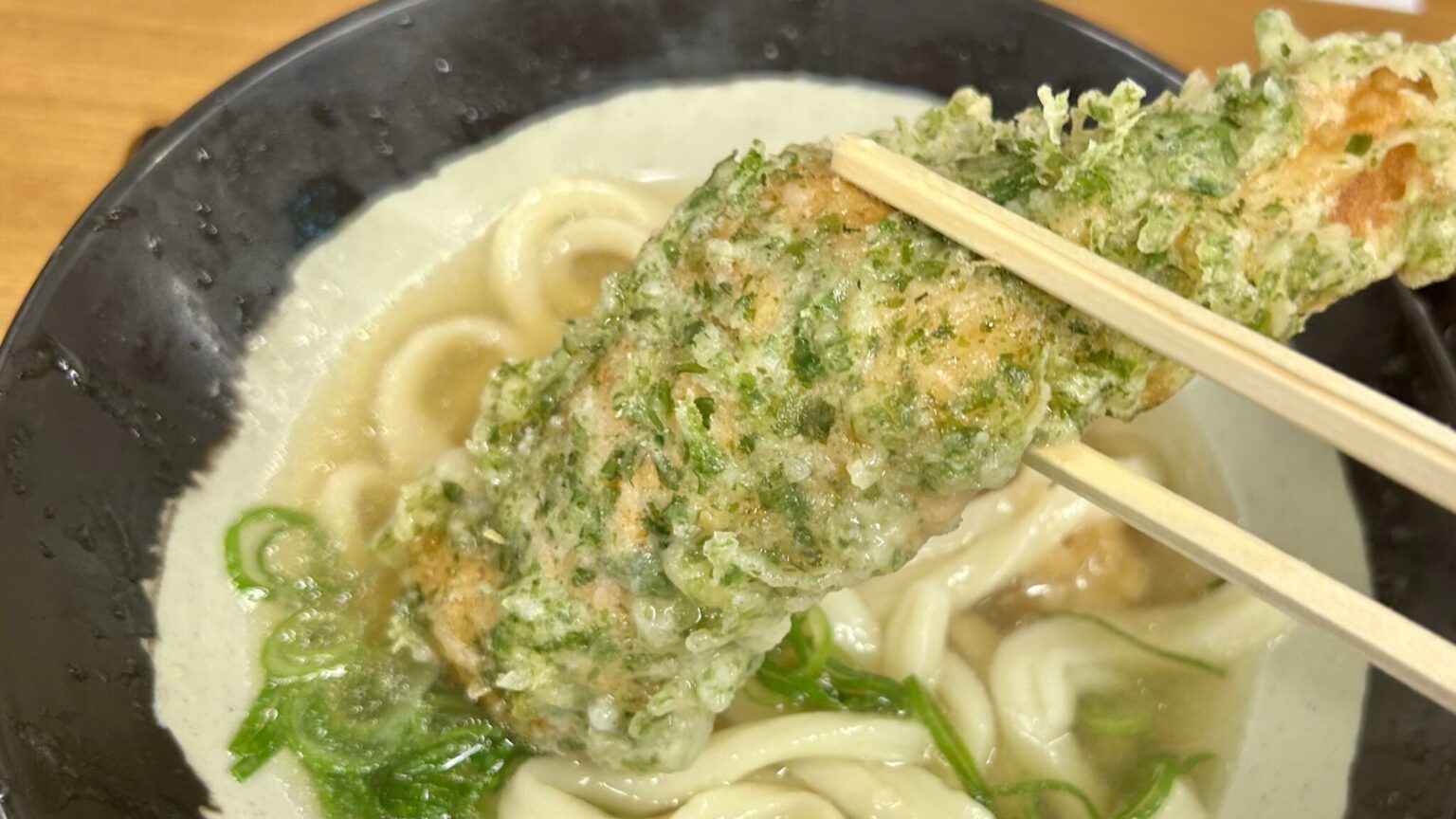 いぶきうどん・エキア北千住実食レビュー：気になる「あのうどん屋」に入ってみた | カニカカ日誌